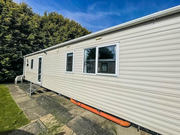 Lovely 6 Berth Caravan At Southview Holiday Park Ref 33002b - Skegness
