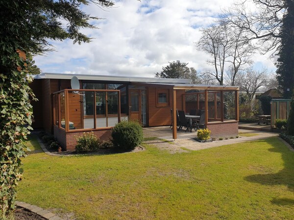 Komfortabel Und Liebevoll Eingerichteter 6-personen-bungalow Mit 3 Schlafzimmern, Im Beliebten Park Eureka In Der Nähe Von Strand, Meer, Dünen Und Wald. Kostenloses Wifi, Haustier Willkommen - Sint Maartenszee
