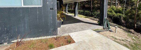 "Coriden" Secluded Apartment Nestled In The Bush - Newcastle, Australia