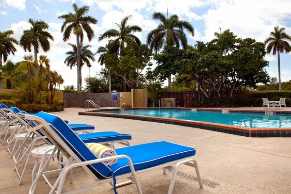Your Miami Retreat - Close To Airport And Conventions! Free Airport Shuttle - Doral, FL