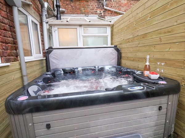 Sunnyvale House, Pet Friendly, Character Holiday Cottage In Whitby - Sandsend