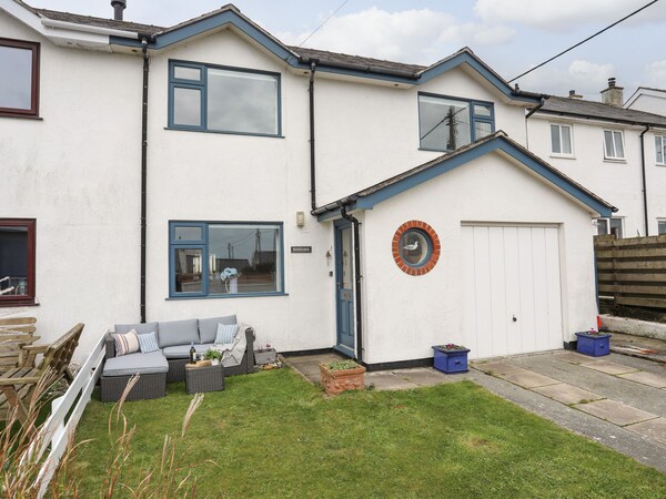 Wingelock, Pet Friendly, Character Holiday Cottage In Rhosneigr - Rhosneigr