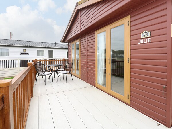 Jolie, Pet Friendly, Country Holiday Cottage In Hunstanton - Hunstanton