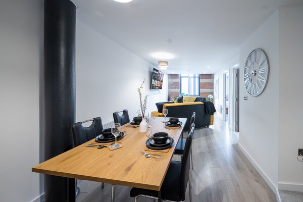 Spacious 1-bed Apt Close To City Centre -  Sleep 6 - Thornbury - Bradford