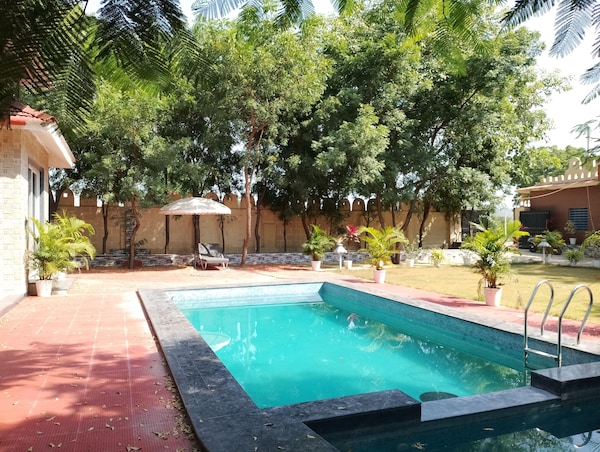 The Udaipur Luxurious Villa With Swimming Pool And Garden - Udaipur