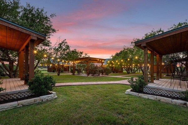 Deerfield Countryside Cabin #6 - Waco, TX