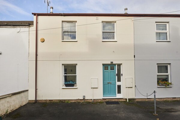 3 Bed Home In Cheltenham Centre With Free Parking - 첼트넘