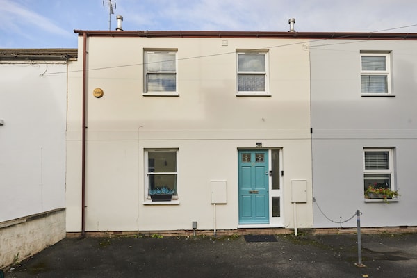 3 Bed Home In Cheltenham Centre With Free Parking - 첼트넘