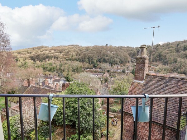 The Arms House, Pet Friendly, Character Holiday Cottage In Ironbridge - Bridgnorth
