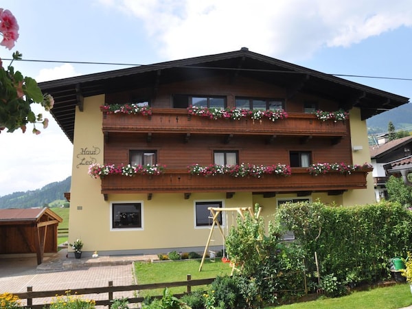 Appartement Chorblick, Dusche, Wc, 2 Schlafräume - Haus Leo - Westendorf
