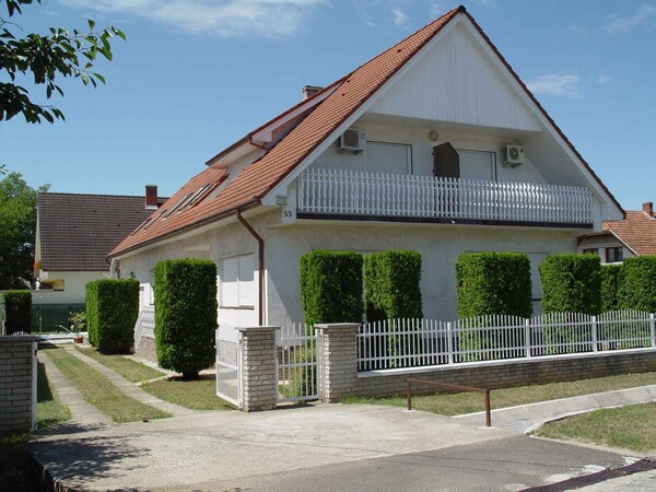 Ferienhaus Mit Außenpool Und Klimaanlage - Balatonszárszó
