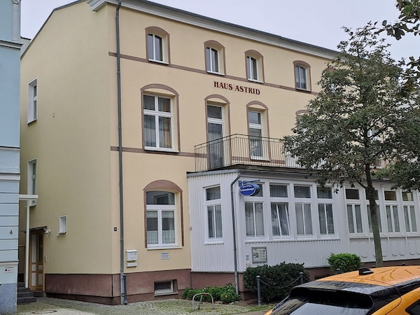 Ferienwohnung Piratenschiff - Haus Astrid - Rostock