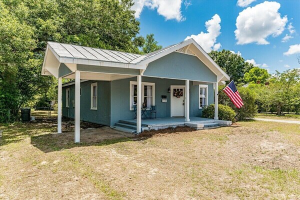 Beautifully Decorated And Well Appointed 2 Bedroom 1 Bathroom Home Centrally Located In Augusta. - Augusta, GA