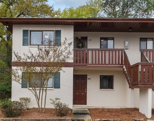 Beautiful 2 Bedroom 2 Bathroom Condo With Balcony Overlooking Creek - Augusta
