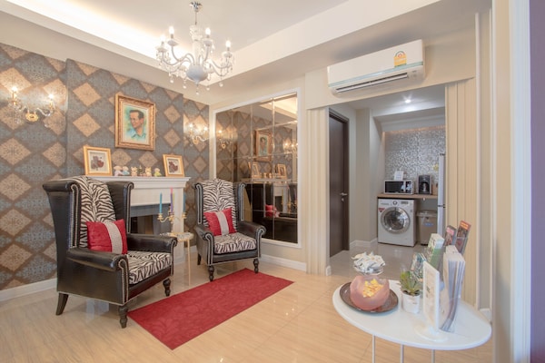 Near Wongwian Yai Bts,suitable For Couples And Families. - Bangkok Yai