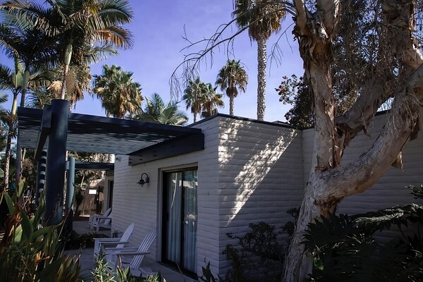 Great Amenities! Five Pools Onsite! Close To San Diego Airport & Mission Beach! - San Diego, CA
