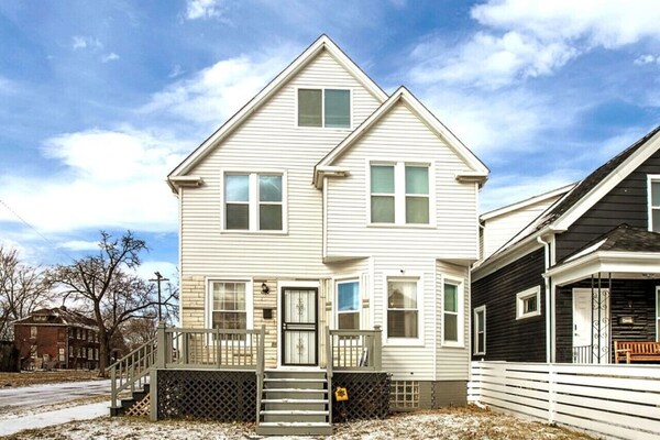 Spacious And Central North End Home - Windsor