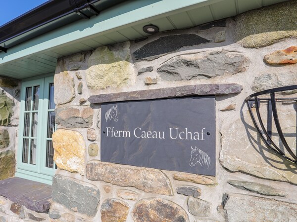 Ty Den, Pet Friendly, Character Holiday Cottage In Deiniolen - Bethesda