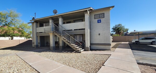 Chic 2br Oasis: Prime Locale! - Mesa, AZ