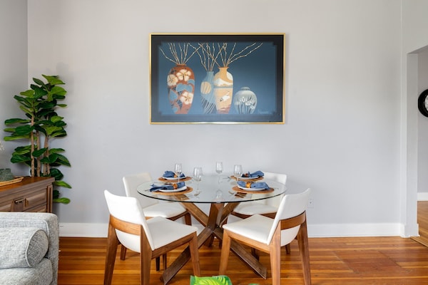 Central Ac! Available July 4th! Best Location, Pet Friendly, King Size Bed - タコマ, WA