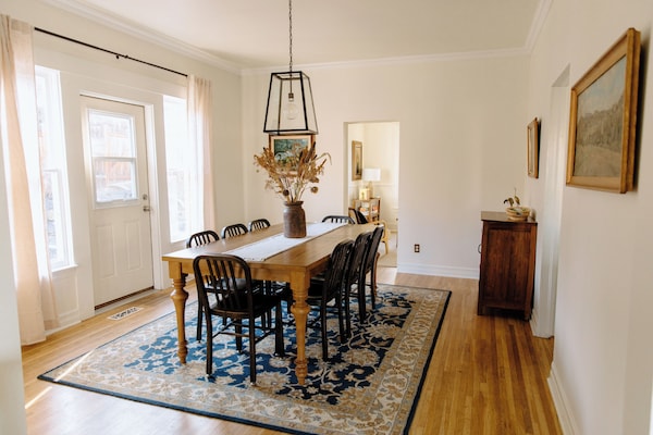 Downtown Historic Home. One Block To Downtown, Cozy Gathering Place! - Pullman, WA