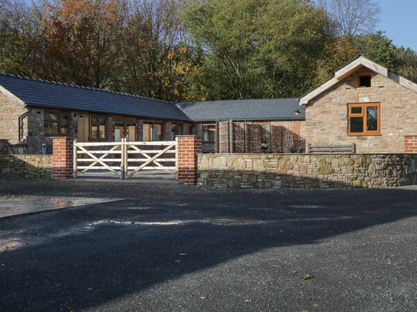 The Cow Shed, Pet Friendly, Character Holiday Cottage In Bromyard - Cotswolds