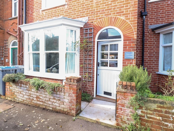 Fawcett Cottage, Pet Friendly, With Open Fire In Aldeburgh - Thorpeness
