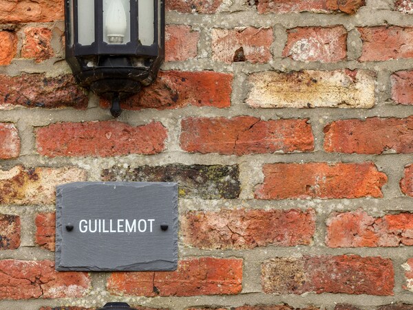 Guillemot, Pet Friendly, Character Holiday Cottage In Flamborough - Flamborough
