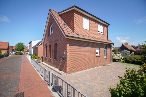 Entire Vacation Home With Two Modern And Central Apartments. - Borkum