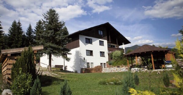 Ferienwohnung (65qm) Mit Zwei Schlafzimmern In Ruhiger Lage - Lam
