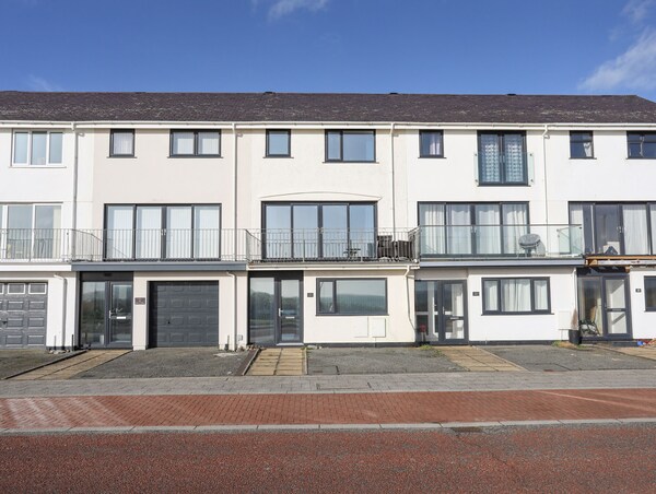 21 Min Y Mor, Pet Friendly, Character Holiday Cottage In Pwllheli - Pwllheli
