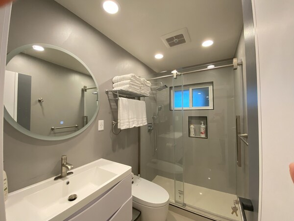 New Beach Retreat, Walk To Sand, 15 Mins To Sf/sfo - Half Moon Bay, CA
