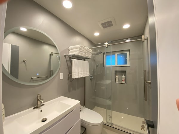New Beach Retreat, Walk To Sand, 15 Mins To Sf/sfo - Half Moon Bay, CA