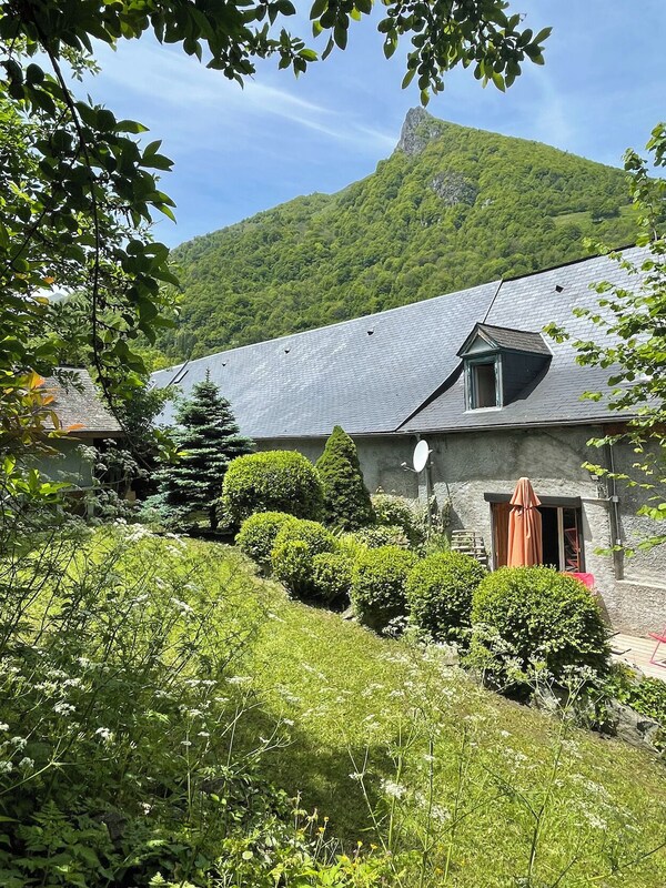 Bergerie Rénovée Dans L'esprit Chalet, à L'entrée Du Village De Cauterets - Cauterets