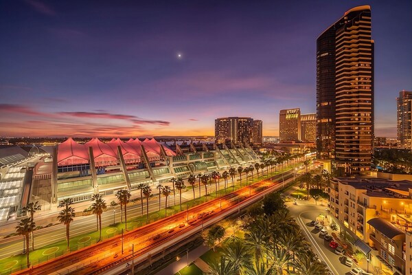 Short-drive To Seaworld San Diego! Swimming Pool, Parking, Pets Are Allowed! - Coronado, CA
