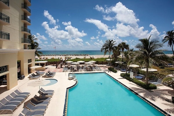 Beachside Resort W/ Scenic Views - Water Sports Access! Outdoor Swimming Pool - West Palm Beach, FL