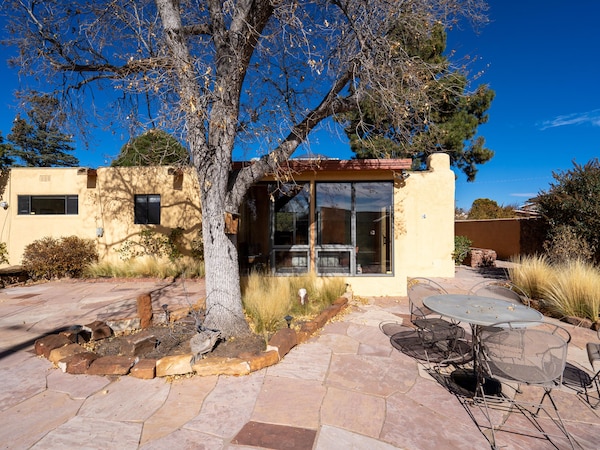 Casa Amarilla | Charming Getaway Near Santa Fe Plaza - Santa Fe, NM