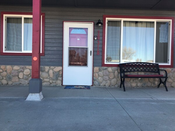 New Listing- Monument View Guesthouse; Rural Fruita Biking Retreat! - Colorado