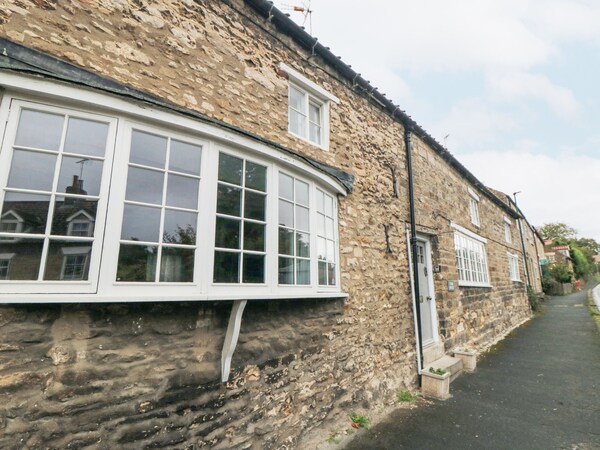 York House, Pet Friendly, Character Holiday Cottage In Thornton Dale - Thornton Dale