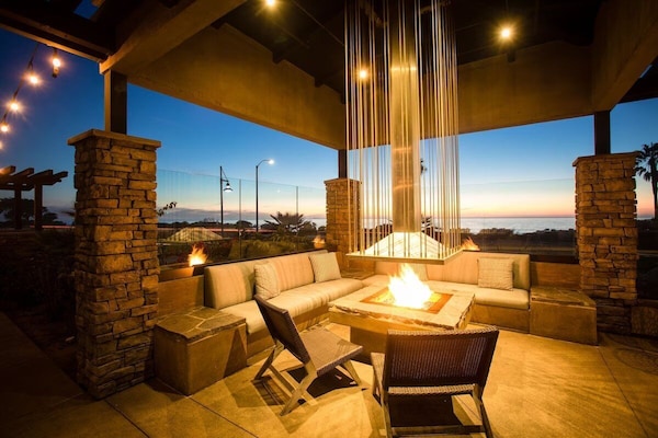 Steps Away From South State Beach: Onsite Pool And Parking, Pets Are Welcome! - Carlsbad, CA