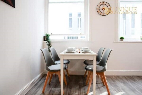 Hays And Galia's Apartment - Saint-Grégoire