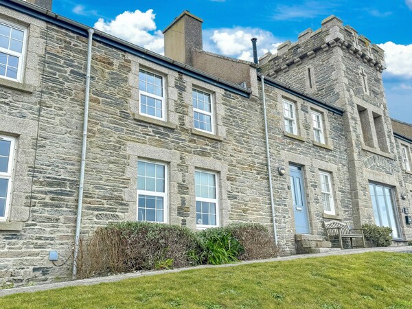 Chy Lowen, Pet Friendly, Country Holiday Cottage In Porthleven - Helston