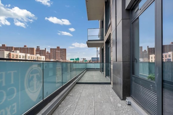 Mott Haven King Studio W Balcony | Gym+hotel Amenities - Mount Eden - Bronx NY