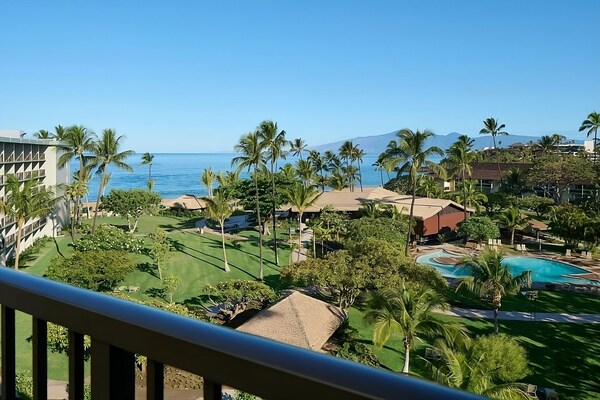 Oceanfront Luxury! 3 Fine Units, Near Waihee Coastal Dunes And Wetlands Preserve - Lahaina, HI