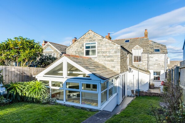 Tre Lowen, Pet Friendly, Country Holiday Cottage In Port Isaac - Edmonton, UK