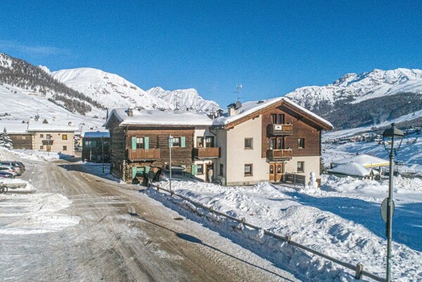 Convenience, Comfort And Atmosphere At Your Fingertips - Livigno