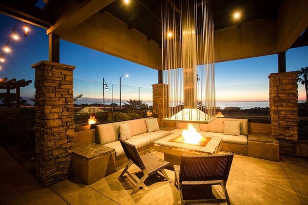 Beach Getaway In Carlsbad! Ocean View, Outdoor Pool, Pet-friendly, Parking! - Encinitas, CA