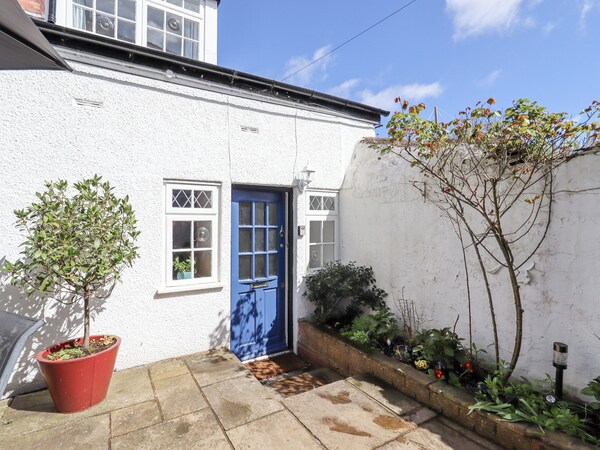 No. 9 On The Riverbank, Pet Friendly, With Open Fire In Llangollen - Llangollen