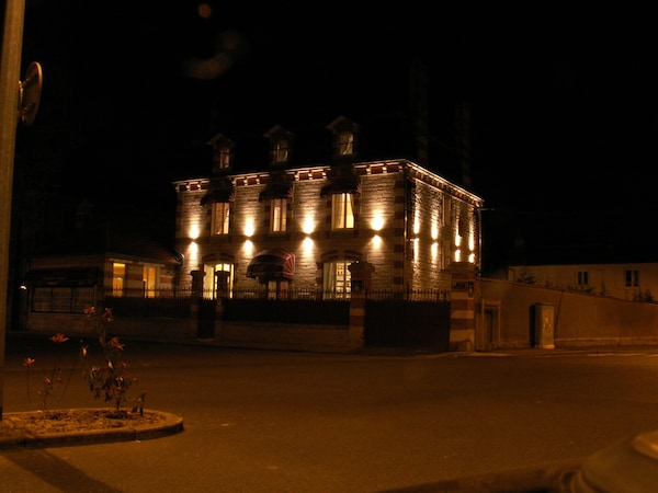 Casolare-marronnier-bagno In Camera Con Vasca - Vitry-le-François