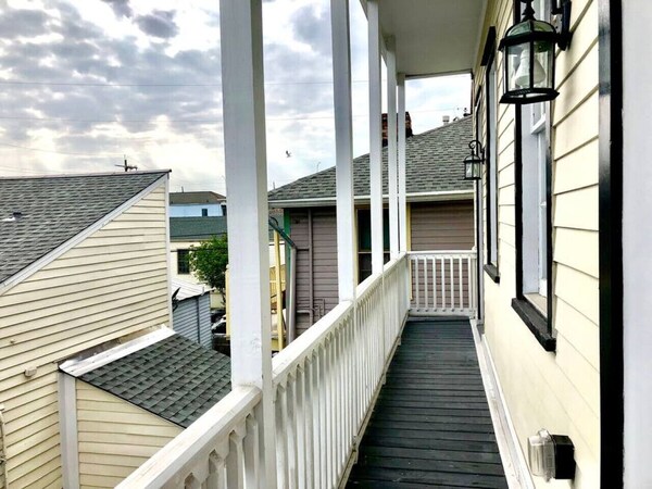 Monthly - Dumaine Historic Carriage House Historic Getaways - Luisiana